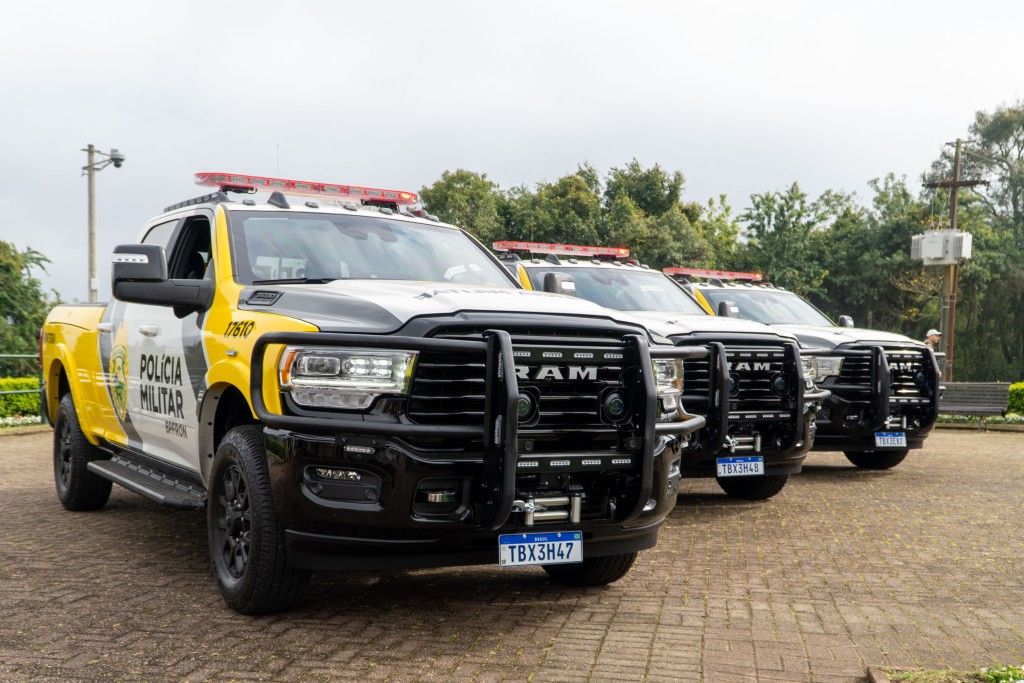 Policia Militar reforça fronteira com novas caminhonetes blindadas RAM 3500