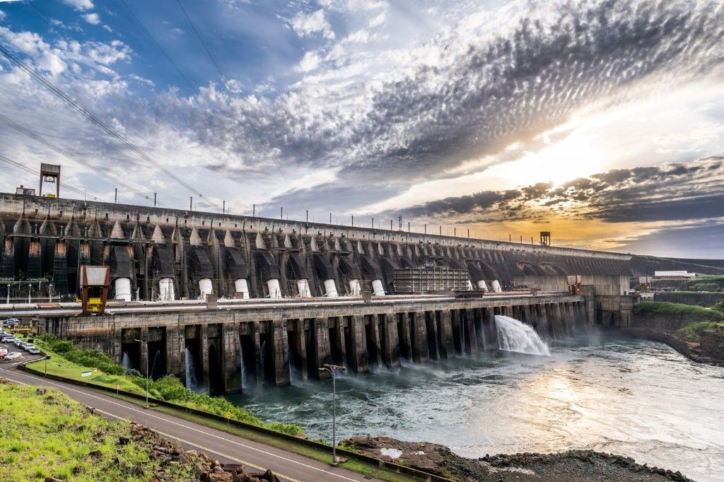Itaipu cresce em 2025 e gera energia para abastecer o mundo por um dia