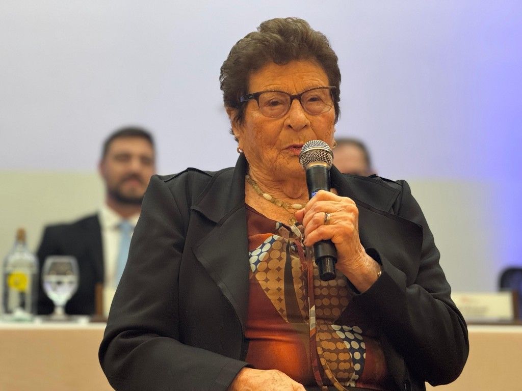 Diva Masotti recebe título de Mulher Cidadã por trajetória pioneira em ...