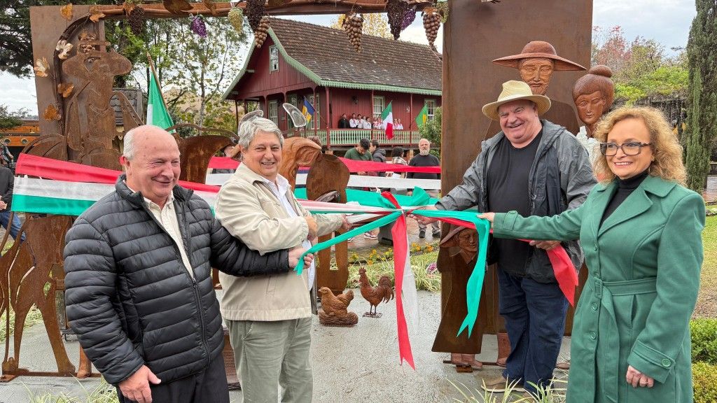 Gramado recebe comitiva da Itália e inaugura monumento homenageando ...