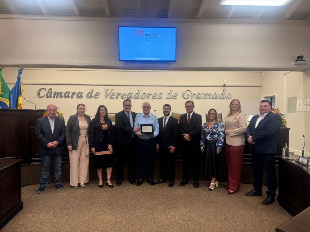 Nelson Gross é homenageado com Moção de Reconhecimento na Câmara de Gramado