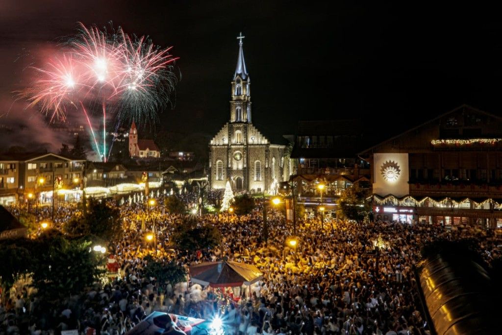 Gramado celebra a virada de 2026 com show de fogos para mais de 30 mil ...