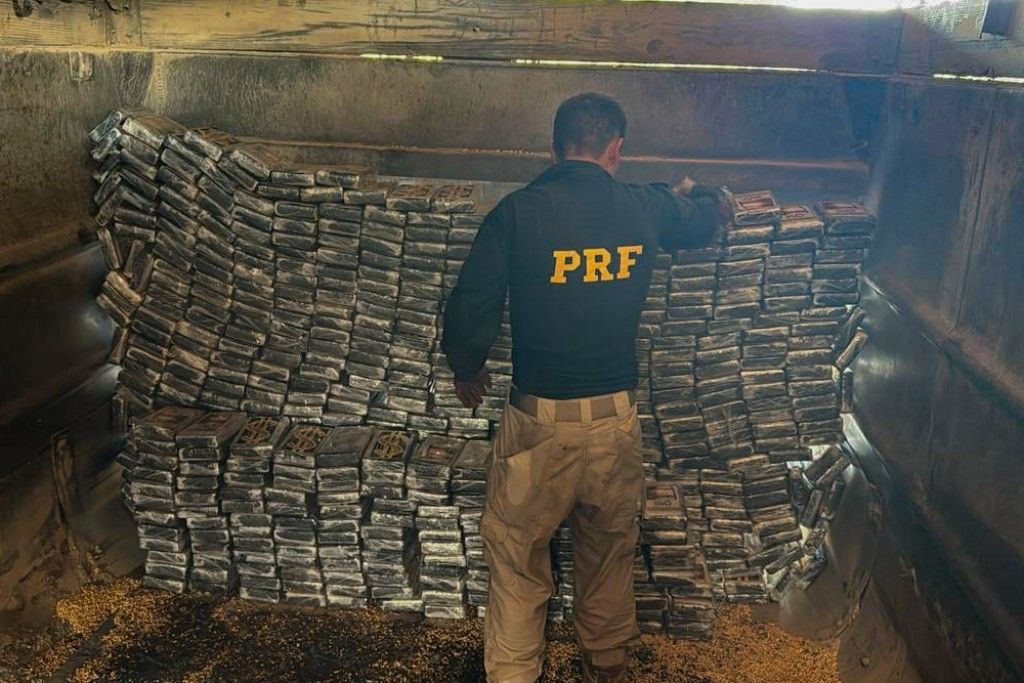 PRF apreende mais de 600 kg de cocaína que viriam para o litoral do Paraná