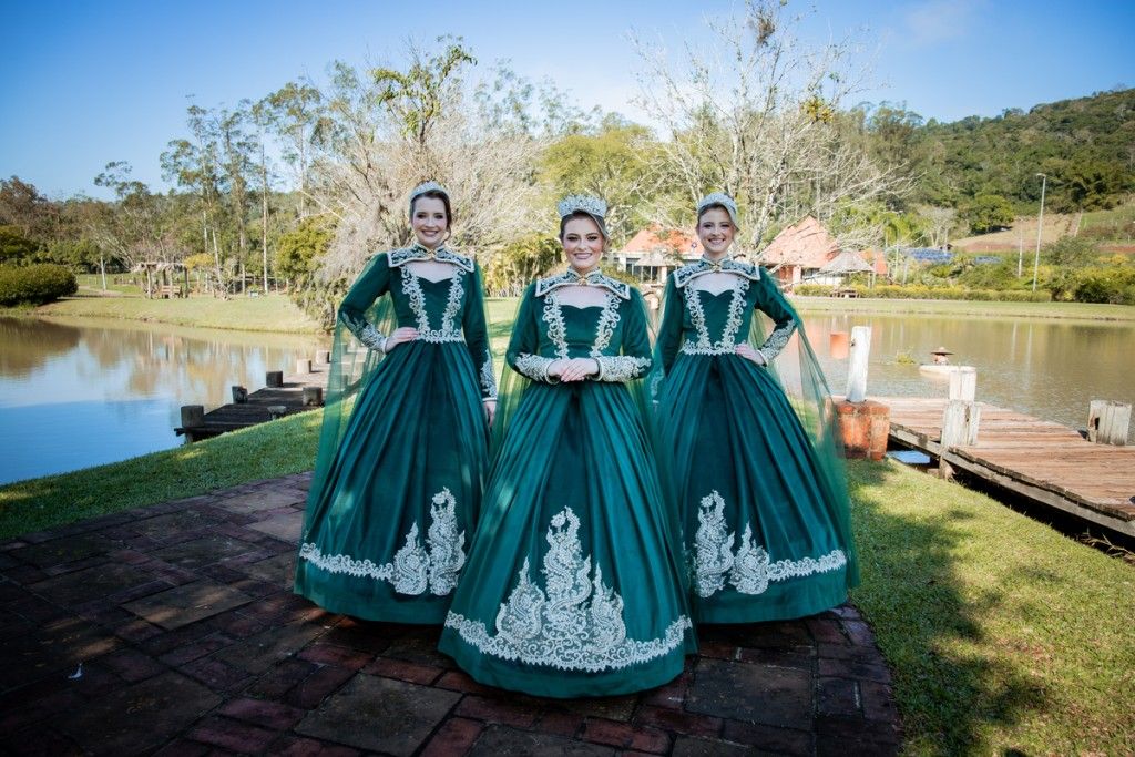 Traje oficial da corte da 36ª Oktoberfest de Igrejinha exalta tradição ...
