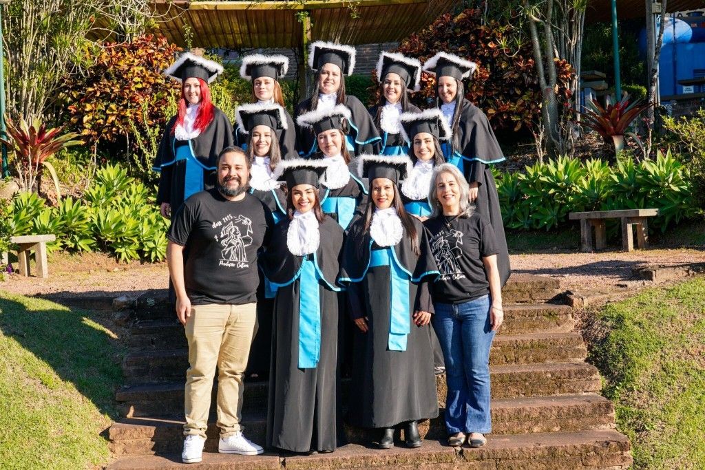 Formandos da EaD EJA do Sesc Taquara celebram conclusão do Ensino Médio