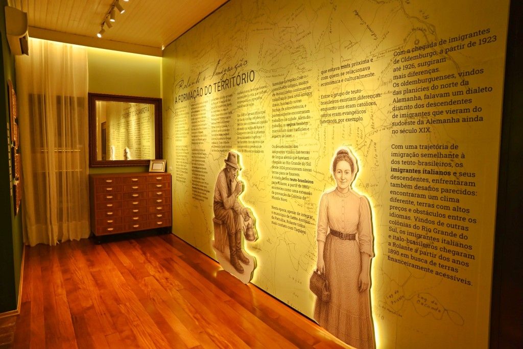 Sicredi inaugura Memorial Anneken e celebra 102 anos de fundação, em ...