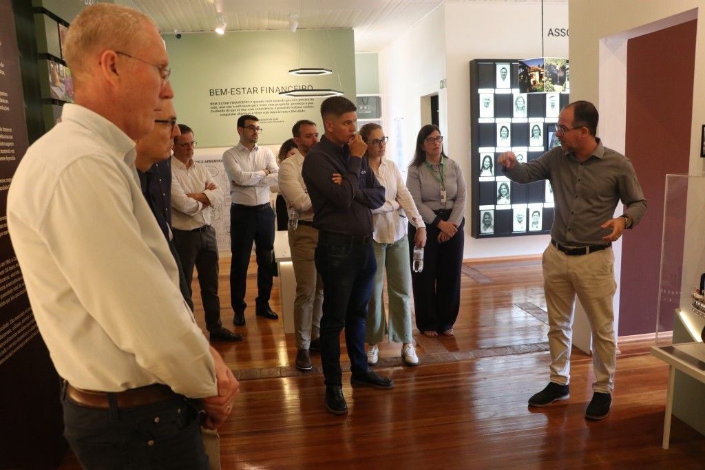 Lideranças do CAS visitam sede da Sicredi Caminho das Águas e o ...