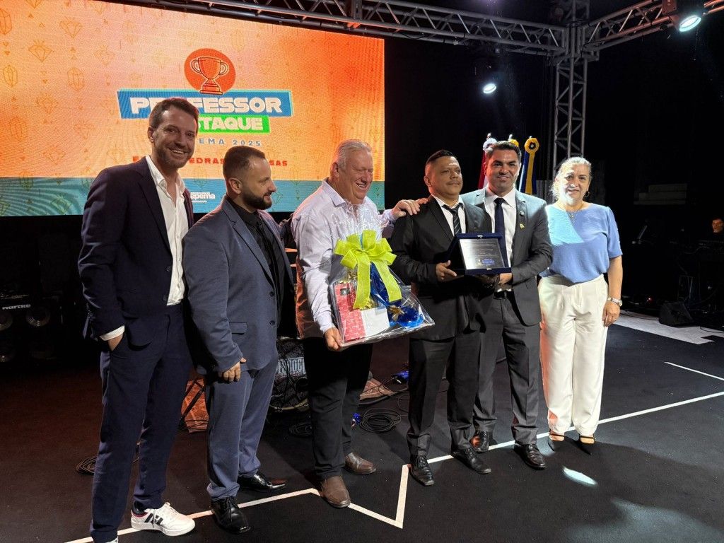 Vencedores do Concurso Professor Destaque 2025 são premiados em cerimônia