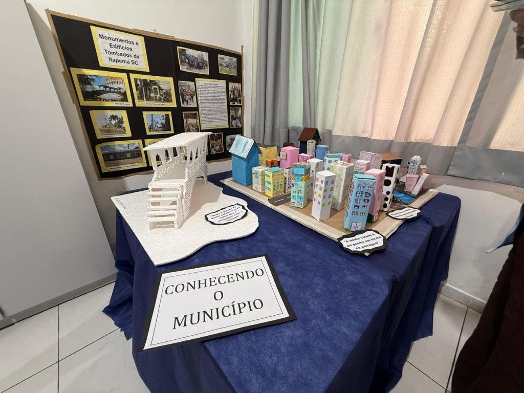 Escola Aline Vidal promove Feira das Áreas do Conhecimento