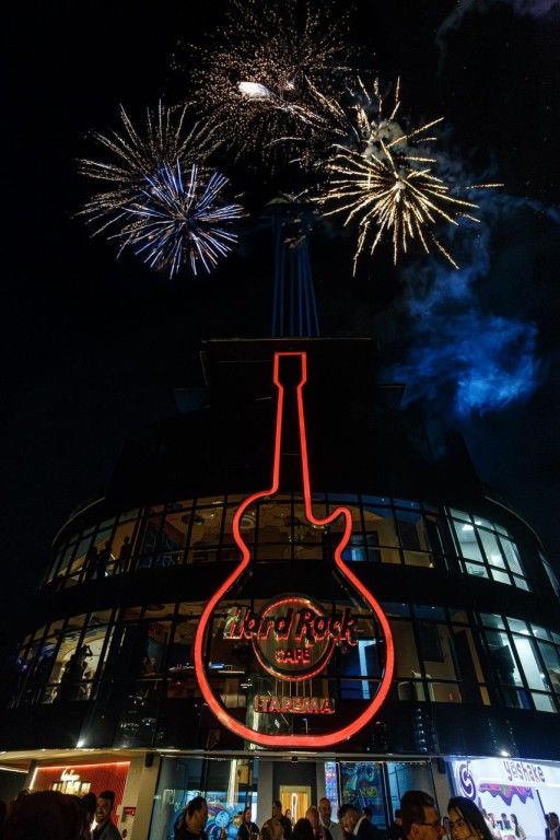 Hard Rock Cafe Itapema, 1ª unidade "dentro da água", abriu ao público ...