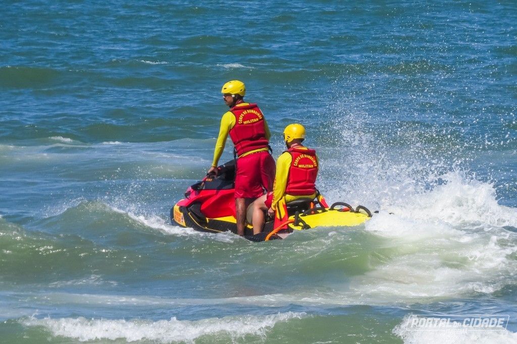 Idoso morre após afogamento na praia de Bombinhas
