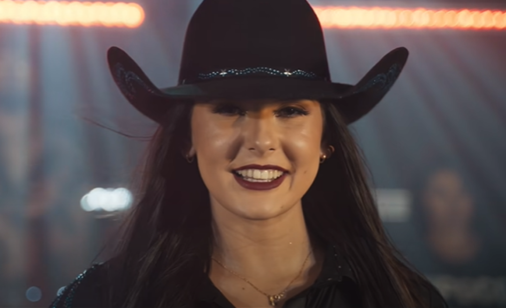 Em Nova Londrina, cantora Ana Castela se apresenta em show gratuito