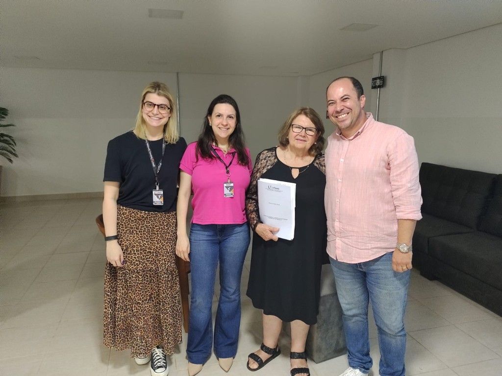 Aos 69 anos, mulher supera a depressão e se torna arquiteta