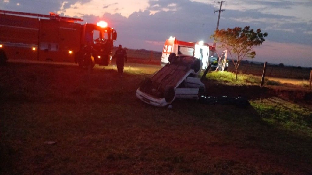 Motorista morre em capotamento na área rural de Itaúna do Sul