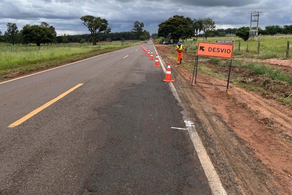 Trecho da PR-218 é o primeiro a receber obras de melhoria na região de ...