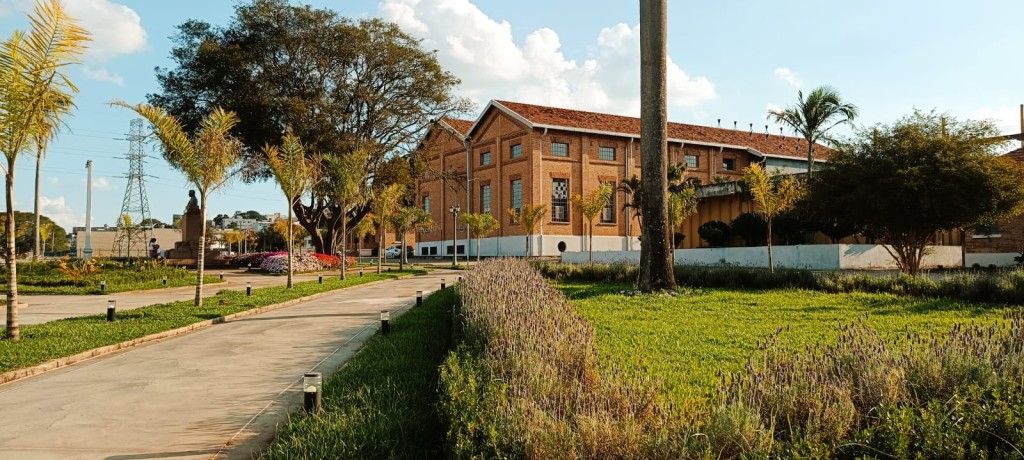 Prefeitura promove mostra de artes com exposição do pintor Carlos Miceli