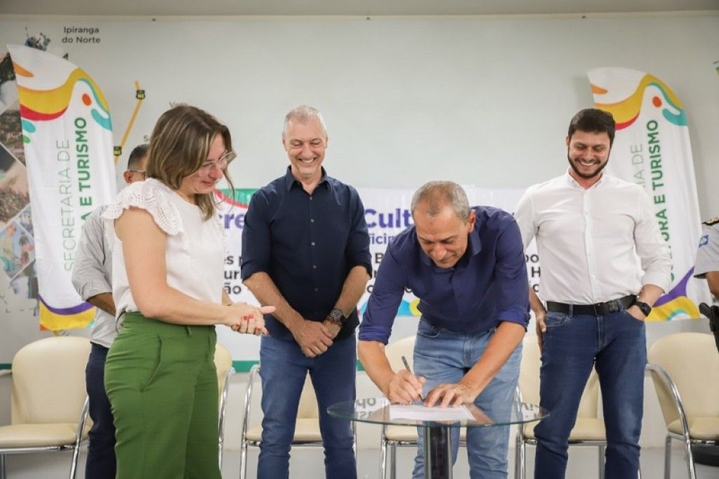 Prefeito Miguel Vaz assina ordem de serviço para construção do Centro ...