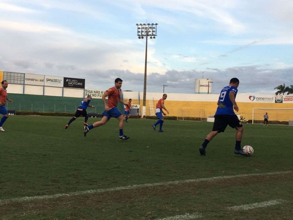 Santa Cláudia e Tupan disputam título do Futebol Master neste sábado (16)