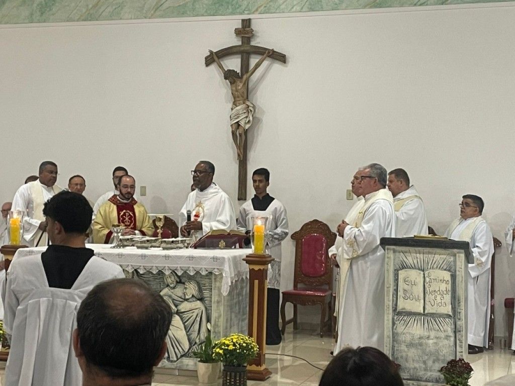 Paróquia Santa Luzia acolhe o novo pároco, Padre Tiago Medeiros
