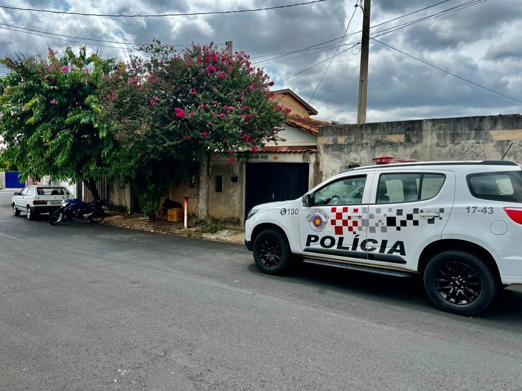 PM recupera moto furtada com placa adulterada e prende 2 fugitivos da ...