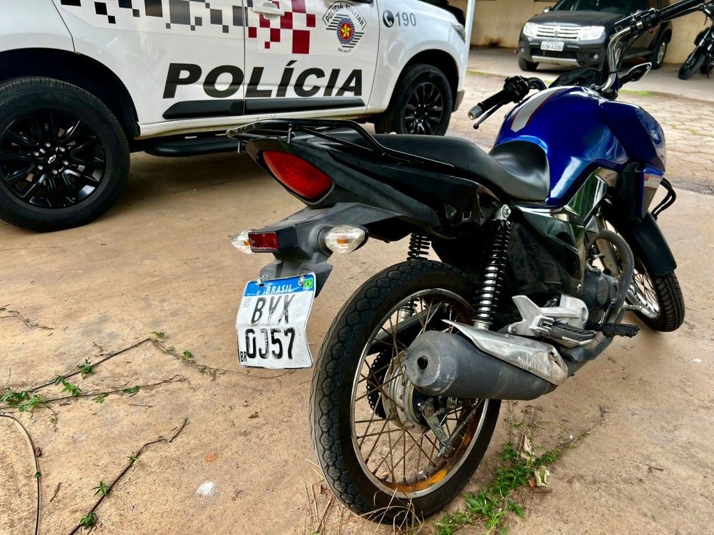 PM recupera moto furtada com placa adulterada e prende 2 fugitivos da ...