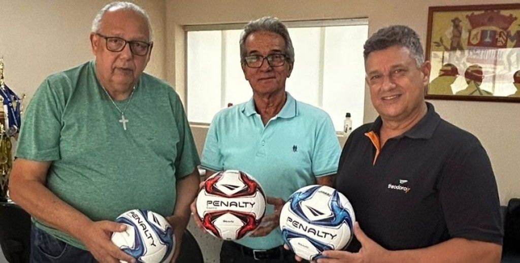 SEJEL recebe a doação de 30 bolas da Acimm para a Copa Rural de futebol