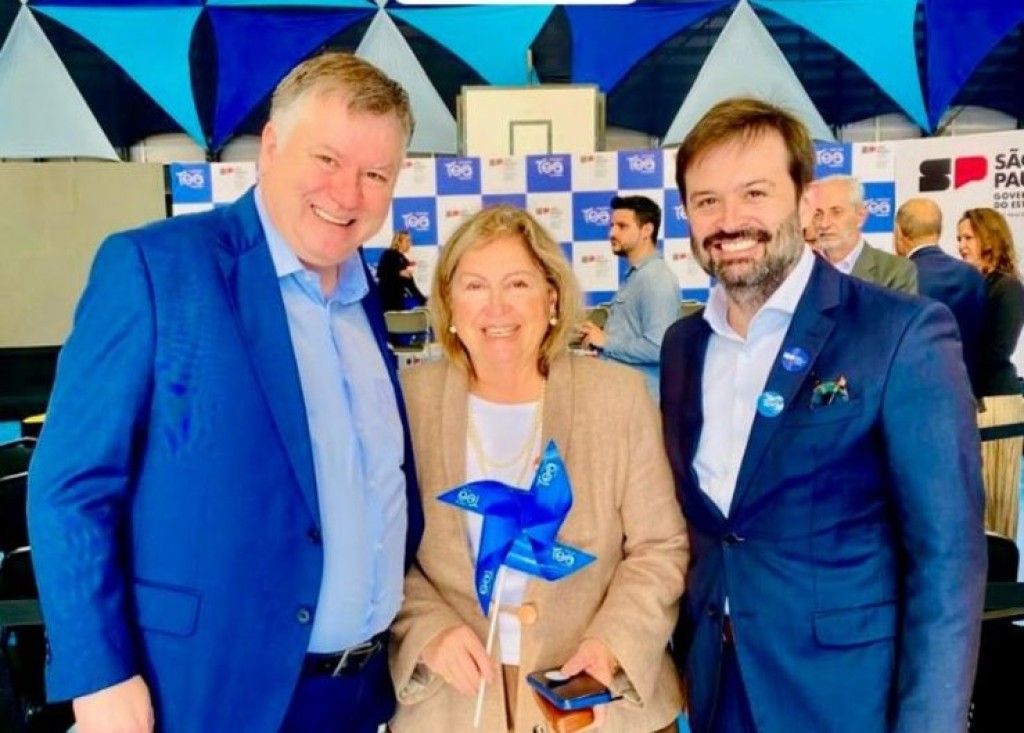 Maria Helena prestigia o filho na inauguração do Centro TEA Paulista