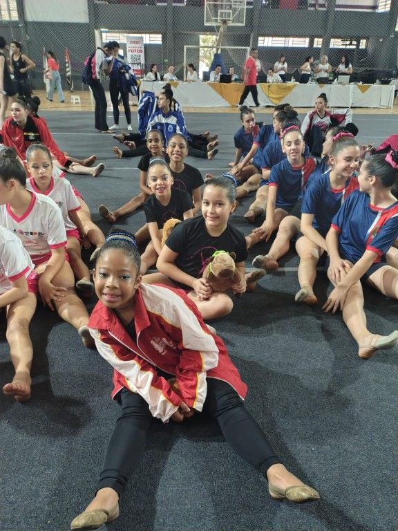 Ginastas representam a Sejel no Torneio da Amizade em São Roque