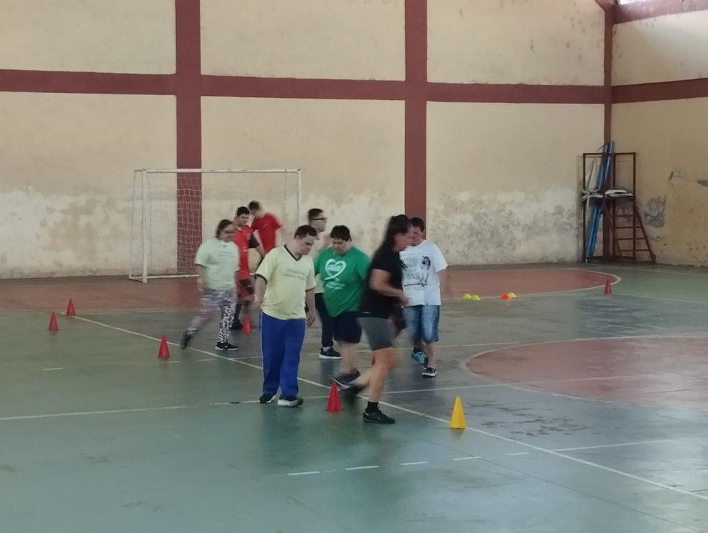 Sejel amplia projeto de inclusão com aulas de futsal para alunos da Apae