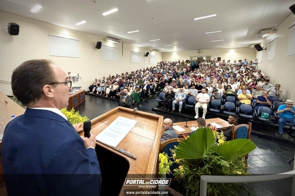 Nova Resende: Prefeito, vice e vereadores tomam posse para mandato 2025 ...