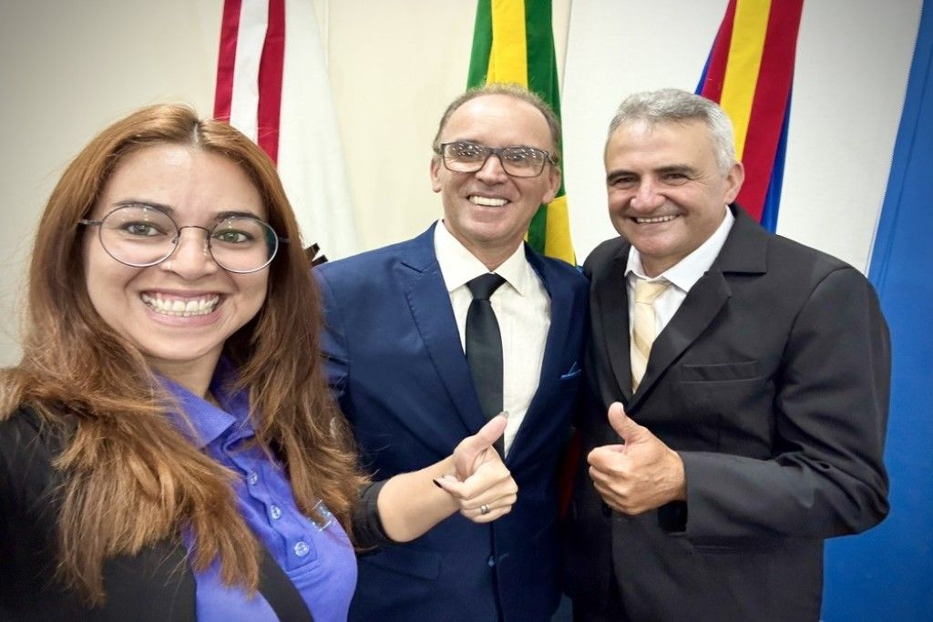 Nova Resende: Prefeito, vice e vereadores tomam posse para mandato 2025 ...