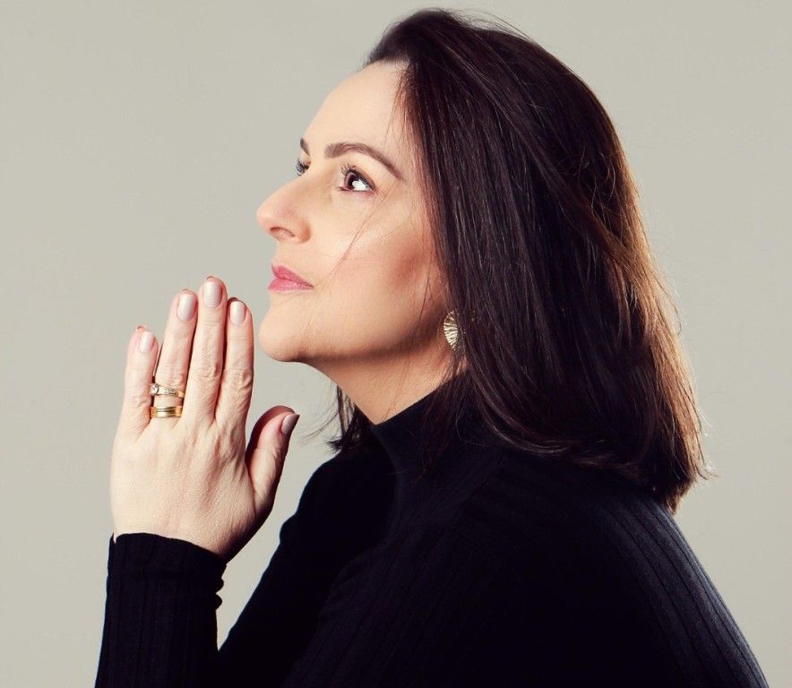 Influencer 50+ em Paranavaí, Katia conquista mais de meio milhão de ...