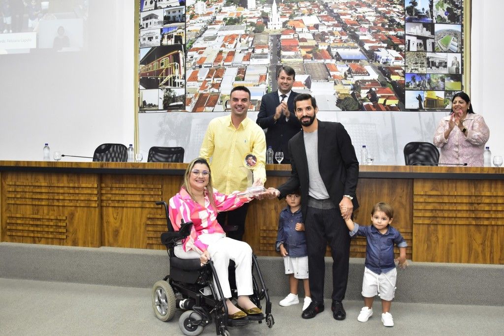 Jogador Ricardo Caputo recebe Medalha Ayrton Senna em Penápolis