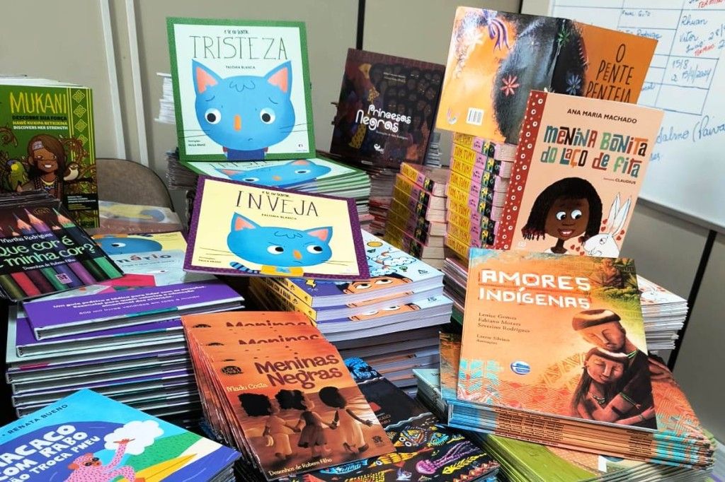 Novos livros de literatura infantil foram adquiridos