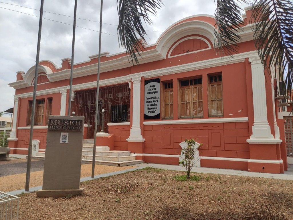 Cultura comemora dia internacional com visita de trem pelos museus