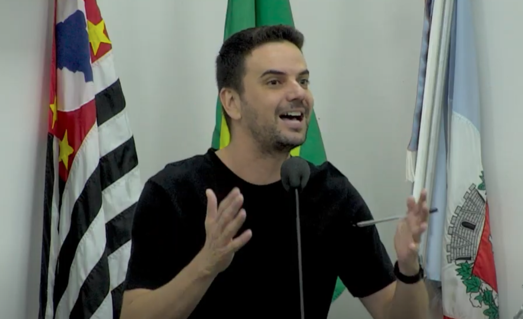 Professor Bruno cobra urgência na equoterapia: "está prejudicando pessoas"
