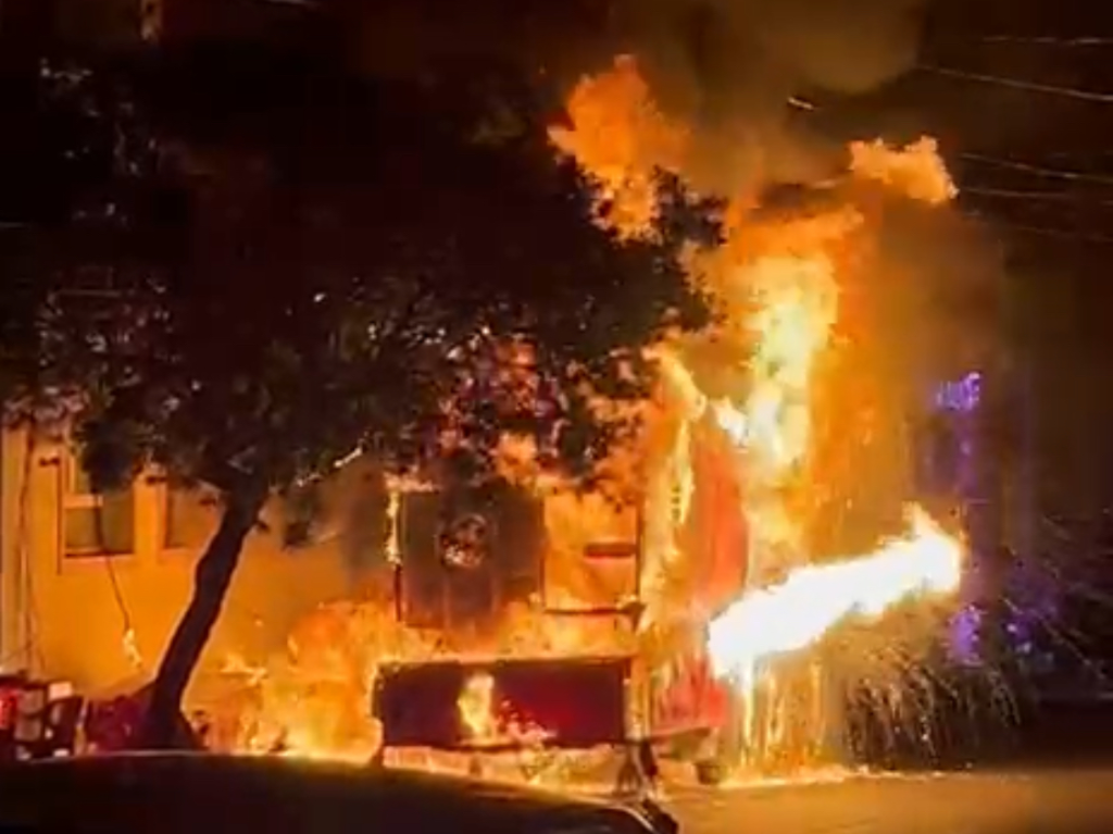 Trailer de lanches é destruído por incêndio no centro de Penápolis