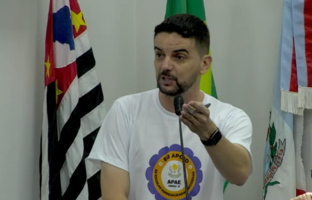Professor Bruno abre audiência e diz que proposta federal é de "exclusão"