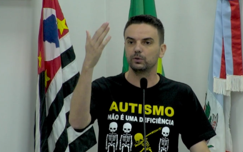 Professor Bruno reforça papel do vereador em buscar recursos para a cidade