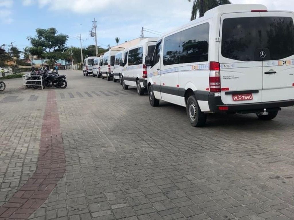 Justiça proíbe venda de vale-transporte em vans no Arraial d’Ajuda