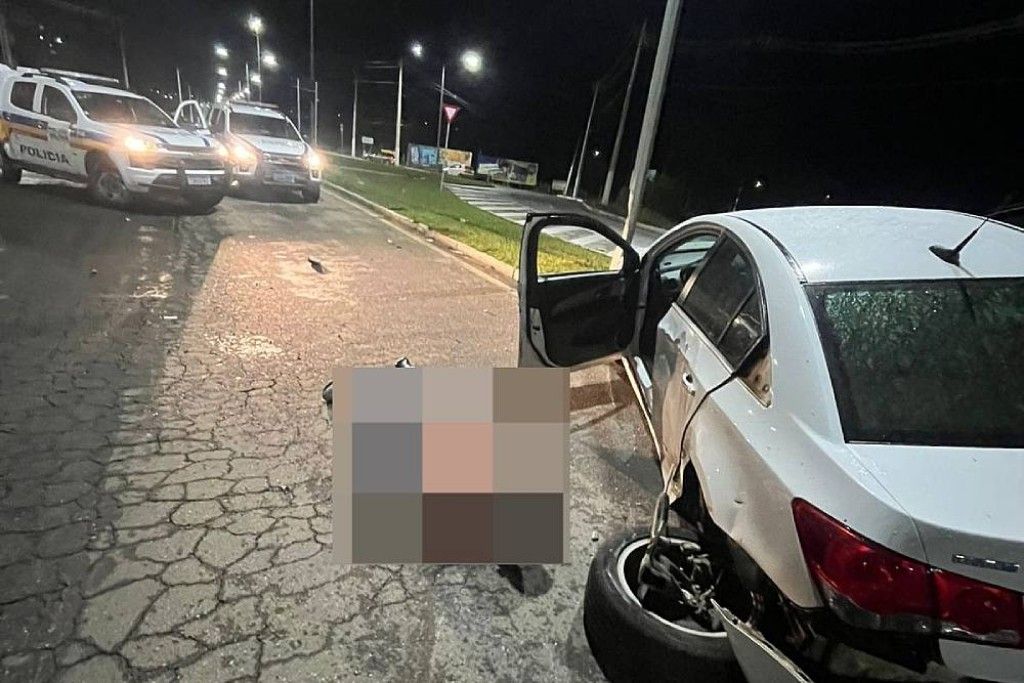 Vídeo mostra condutor embriagado tentando fugir da PM após bater carro ...