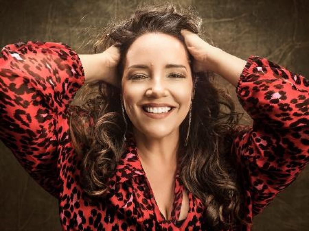 Ana Carolina faz live direto do Cristo Redentor, hoje, às 20h