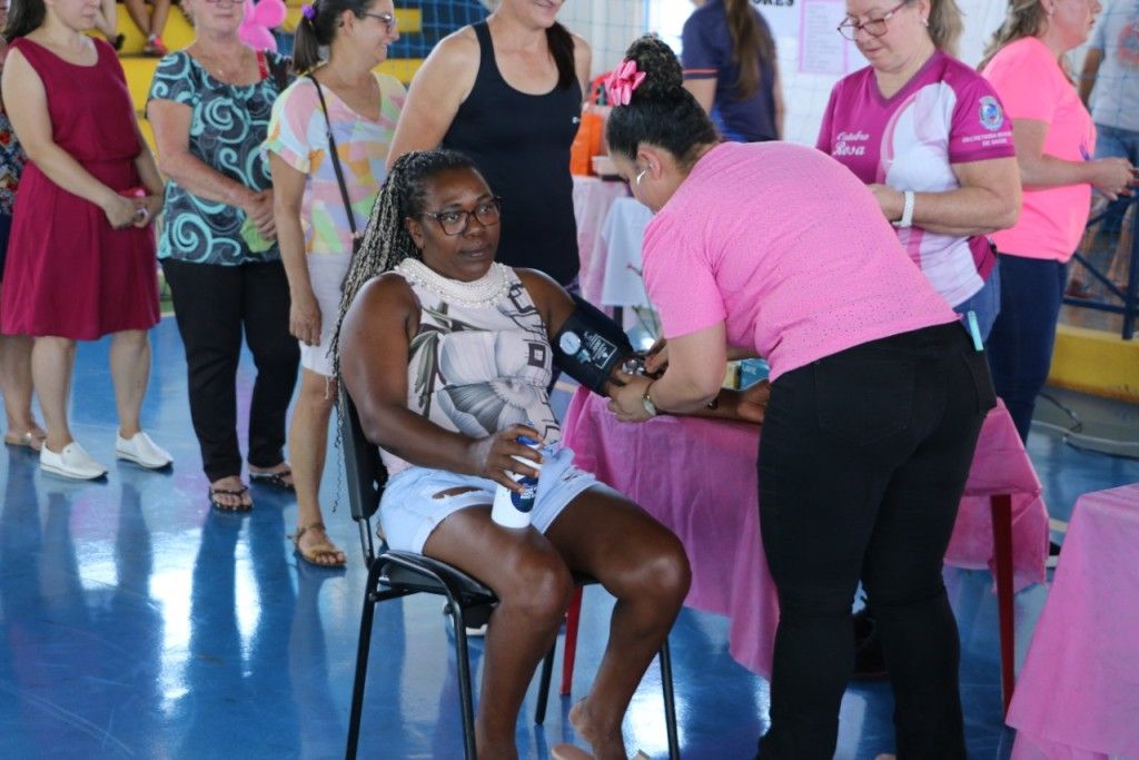 Mulheres de São Clemente participam de atividades alusivas ao Outubro Rosa