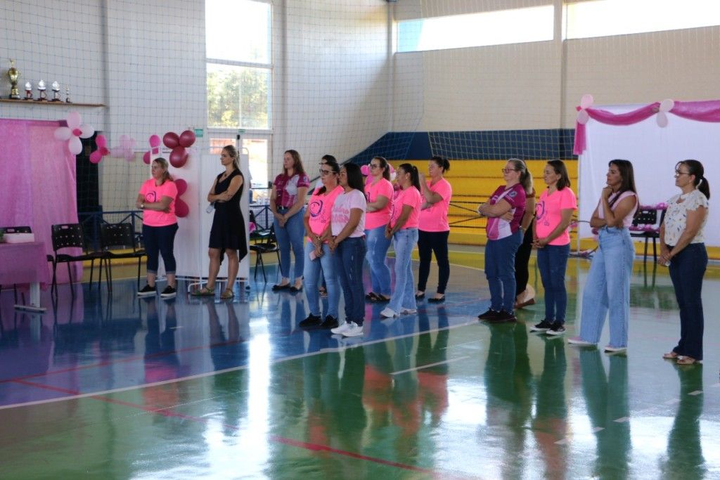 Mulheres de São Clemente participam de atividades alusivas ao Outubro Rosa