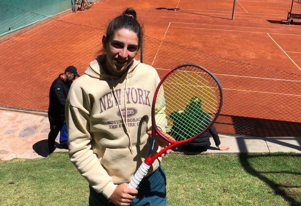 Manuela conquista os primeiros pontos no Ranking Mundial de Tênis Juvenil