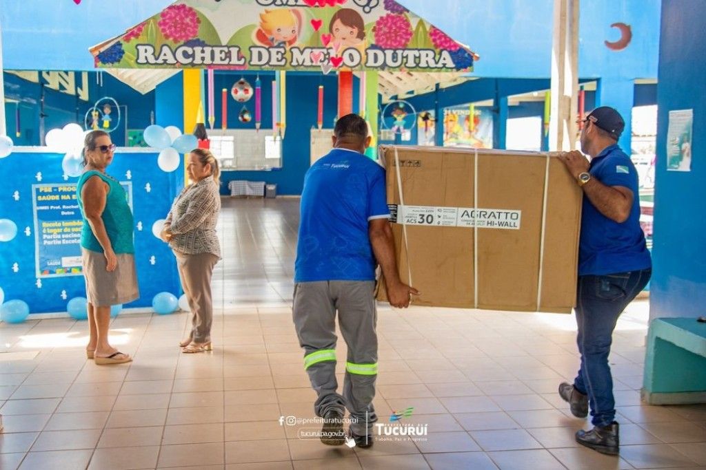 Escola Municipal Rachel de Melo Dutra recebe centrais de ar e colchonetes