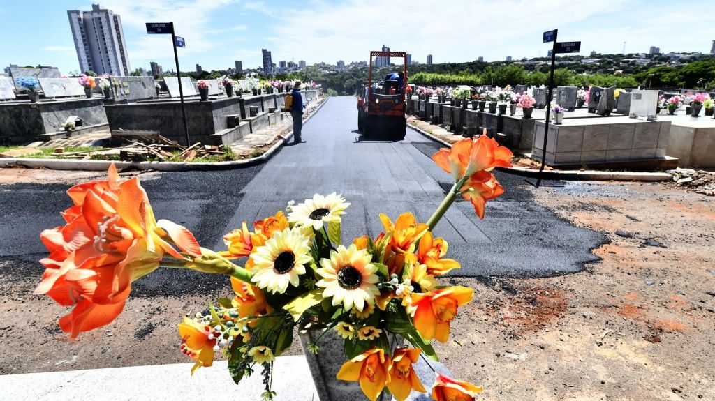 Área de ampliação já está ligada por via pavimentada ao Cemitério de ...