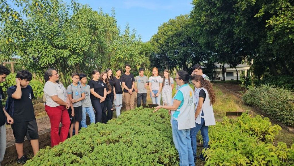 Saber tradicional ganha espaço acadêmico no Horto Medicinal da Unipar ...