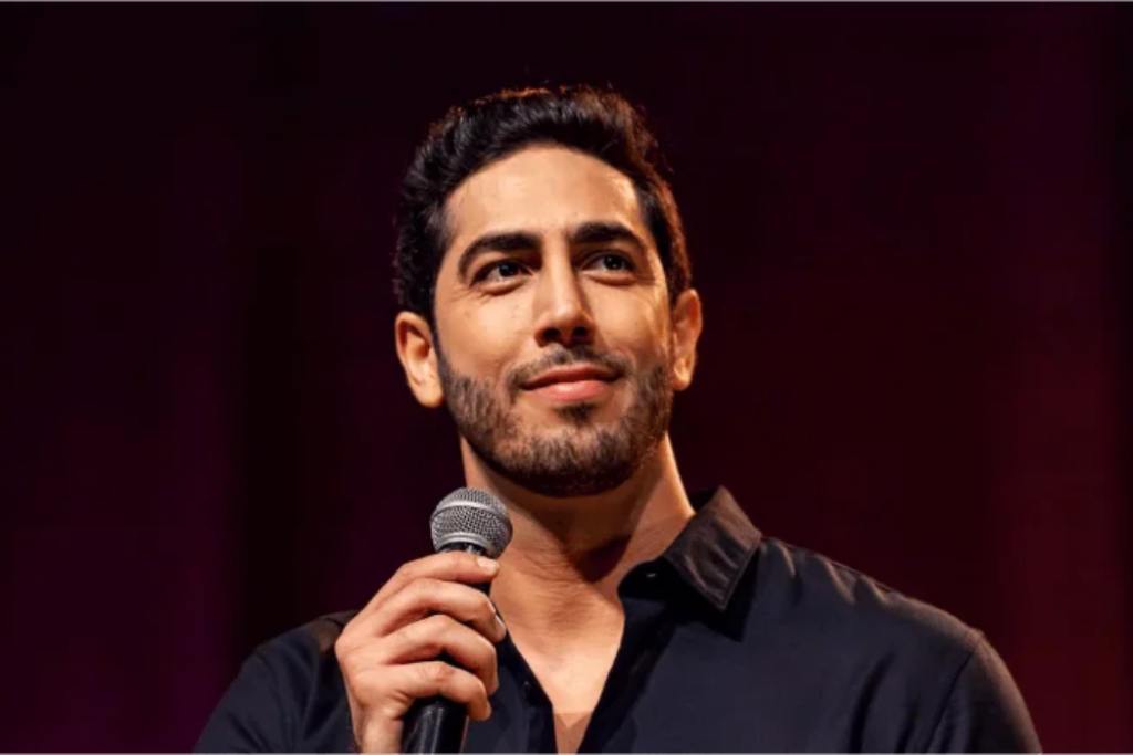 Humorista Jonathan Nemer se apresenta em Umuarama com show inédito