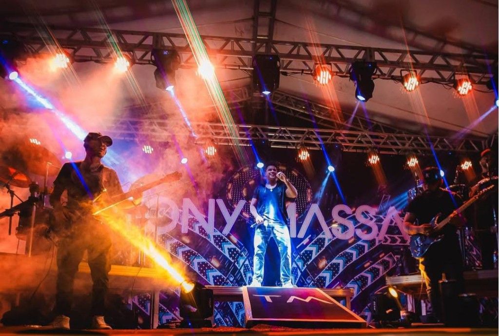 Tonny Massa é a atração principal do réveillon no Show da Virada de Mariluz